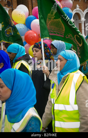Tooting Sunni Muslim Association's procession for Eid Milad-Un-Nabi ...