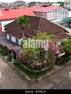 traditional Lao house in Vientiane Laos Stock Photo - Alamy