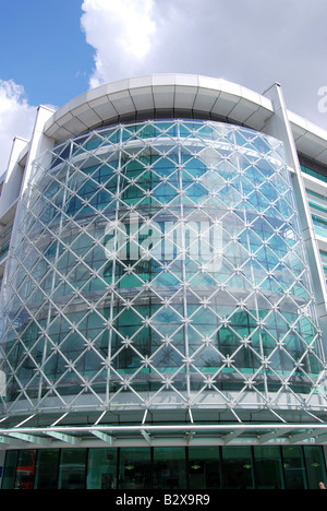 Modern NHS skyscraper hospital building exterior at Royal London ...