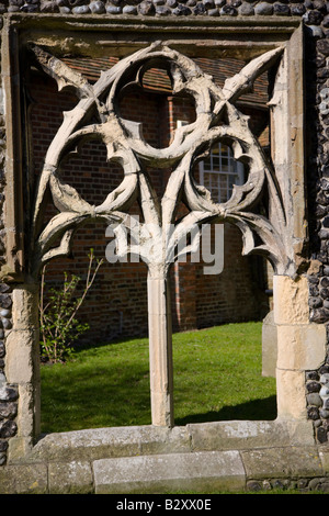 Close up of the stone tracery in the west window of York Minster ...