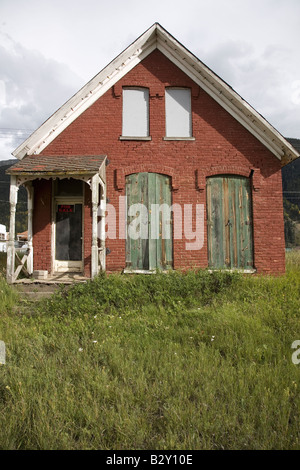 Old boarded up Victorian home in Silverton Colorado Stock Photo - Alamy