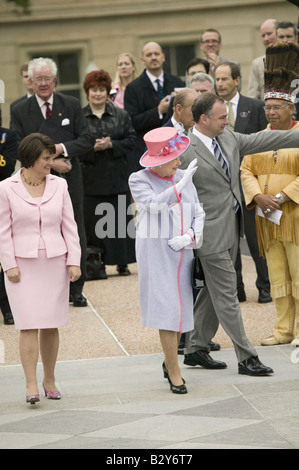 Governor Timothy M. Kaine and Queen Elizabeth II waving at the steps of ...