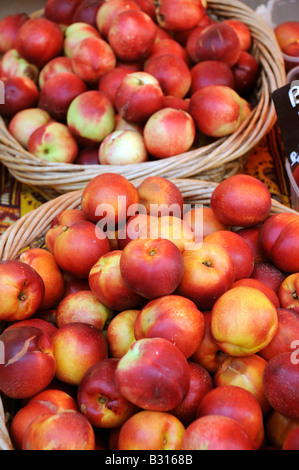Baskets of Nectarines Stock Photo - Alamy