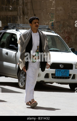 Young Yemeni man, old city of Sanaa, Yemen Stock Photo - Alamy