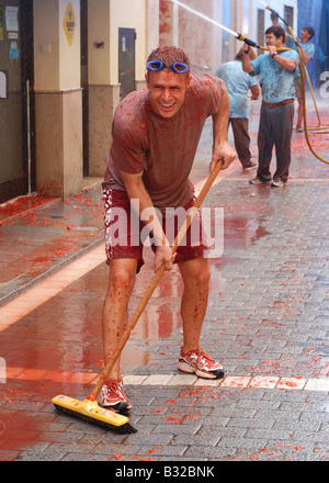 Tomatina, tomato fight, Brunel Valencia Spain Truck delivering tomatoes ...