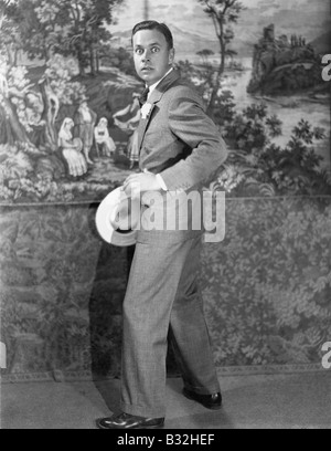 terror dread horror fearful scared man cover mouth Stock Photo - Alamy