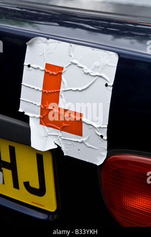 L plate on car - symbol for a learner driver Stock Photo - Alamy