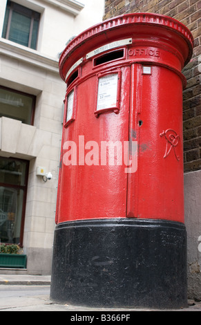 Royal Mail post box, London, England Stock Photo - Alamy