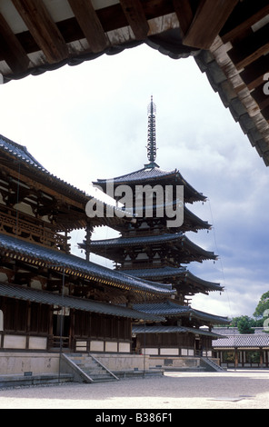 Interior courtyard with Kondo Hall and five story pagoda of Horyuji ...