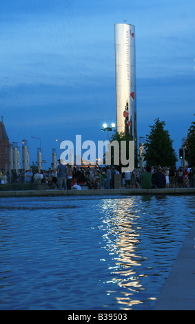 Reflections in The Water Tower sculpture (Torchwood Tower) Cardiff Bay ...