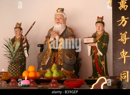 Thian Hock Keng Temple. Confucius ( Kong Zi Gong ) : Chinese teacher ...