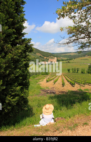 Woman looking at the Tuscan countryside Stock Photo - Alamy