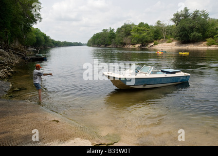 launching a boat along the Suwannee River North Florida Stock Photo - Alamy