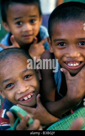 philippines panay iloilo kids in slum Stock Photo - Alamy