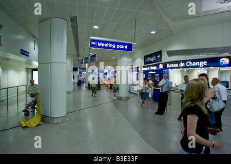Inside Manchester Airport Terminal 3 entrance arrivals Stock Photo - Alamy