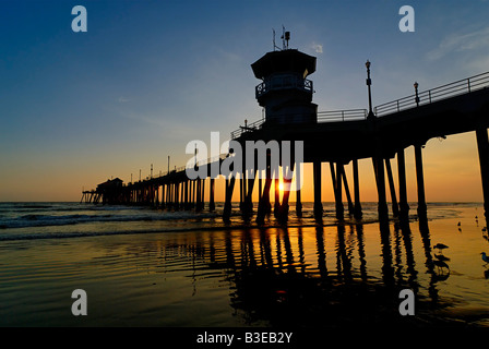 Dramatic Sunset at Huntington Beach Pier in Los Angeles, California ...