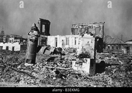 World War 2. Destroyed buildings in Berlin. Old photo Stock Photo - Alamy
