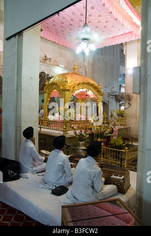 India Delhi Interior of the Bangla Sahib Sikh Temple Stock Photo - Alamy