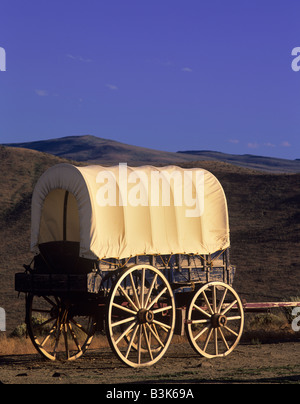 PIONEER COVERED WAGONS OREGON TRAIL VISITOR CENTER BAKER OREGON USA ...