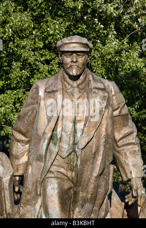Statue of Lenin Fremont neighborhood Seattle Washington Stock Photo - Alamy