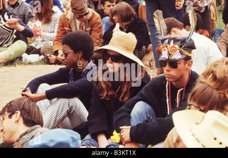 FLOWER POWER people in San Francisco in 1967 Stock Photo - Alamy