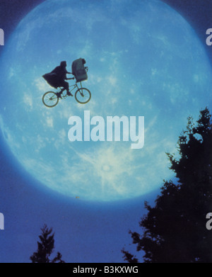 E.T. the EXTRA-TERRESTRIAL 1982 Universal Pictures film Stock Photo - Alamy