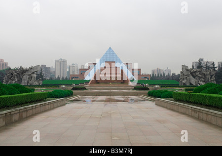 Shanghai Longhua Martyrs Cemetery Stock Photo - Alamy