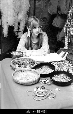 BIBA FASHION BOUTIQUE in Kensington Church Street, London, in 1965 ...
