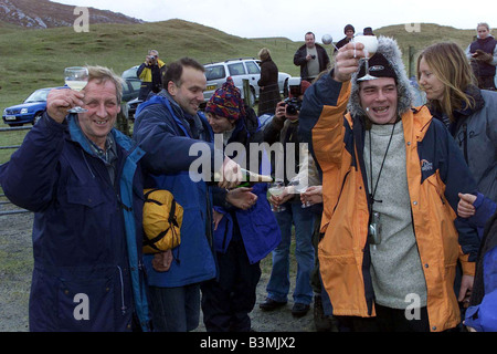 Castaway 2000 TV Programme January 2001 contestants Ben Fogle Tanya ...