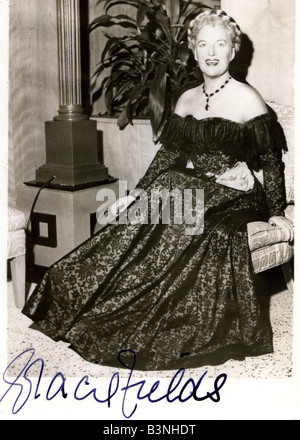 GRACIE FIELDS UK singer and film actress Stock Photo - Alamy
