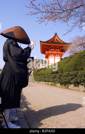 BUDDHIST MONK BEGGING FOR ALMS, KIYOMIZU-DERA TEMPLE (c 8C AD) KYOTO ...