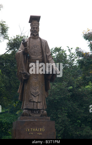 Hanoi Vietnam statue of Emperor Ly Thai To leader of the Ly Dynasty ...