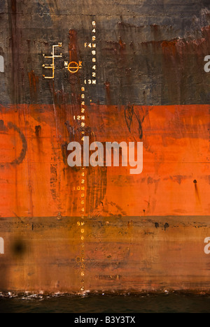 Draught marks and plimsoll line on ship's hull Stock Photo - Alamy