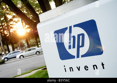 Company sign of HP Hewlett Packard in front of headquarters in Palo ...