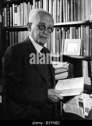Max Born (1882-1970), German physicist. He received the Nobel Prize in ...