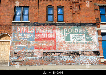 Weathered building with pealing paint Stock Photo - Alamy