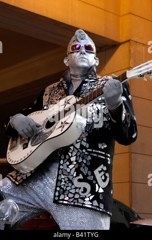 Painted portrait of Elvis Presley Stock Photo - Alamy