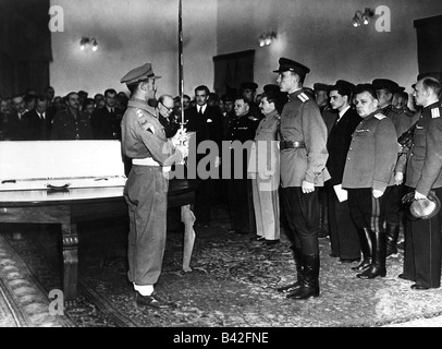 WINSTON CHURCHILL and Joseph Stalin at presentation of the Sword of ...