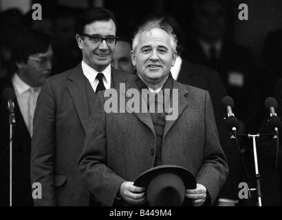 Margaret Thatcher meets President Mikhail Gorbachev at RAF base Brize ...