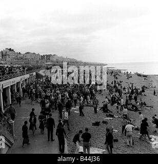 Youth Mods and Rockers Brighton Beach Fight May 1964 A moment of ...