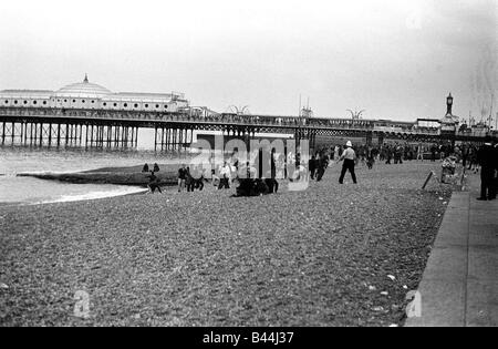 Youth Mods and Rockers Brighton Beach Fight May 1964 A moment of ...