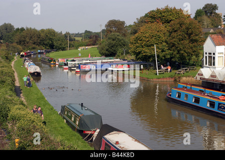 Village and Canal at Lower Heyford, Oxfordshire,England Stock Photo - Alamy