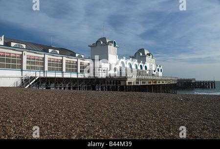 South Parade Pier and the stony beach at Southsea, Portsmouth ...