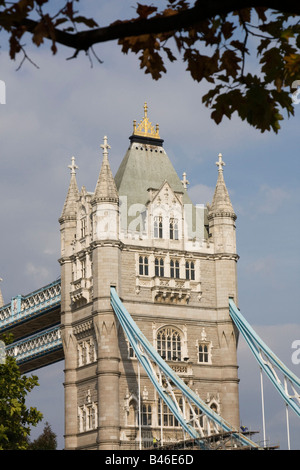 tower bridge refurbishment painting works city of london england uk gb ...
