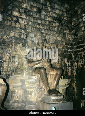 Chandi Mendut (Candi Mendut) Java Indonesia bas relief: Kuvera on north ...