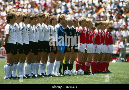 Soccer - World Cup 1986 - Denmark v Scotland Stock Photo - Alamy