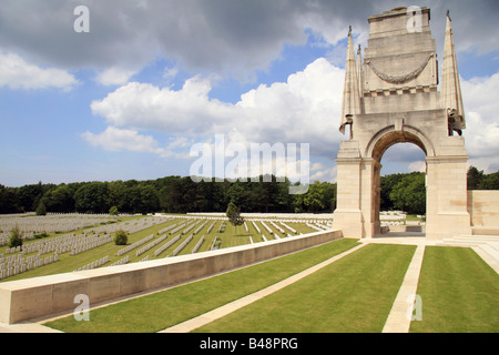 CWGC ETAPLES FRANCE COMMONWEALTH WAR GRAVES COMMISSION WAR WW1 WW2 ...