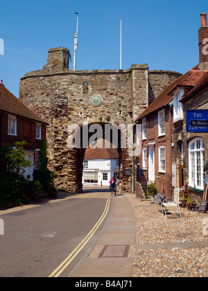 The Landgate, Hilder's Cliff, Rye Stock Photo - Alamy