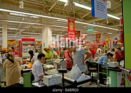 Carrefour supermarket Istanbul Turkey Stock Photo - Alamy