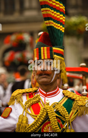 Patiala Pipe Band from lahore in Pakistan playing in George Square at ...